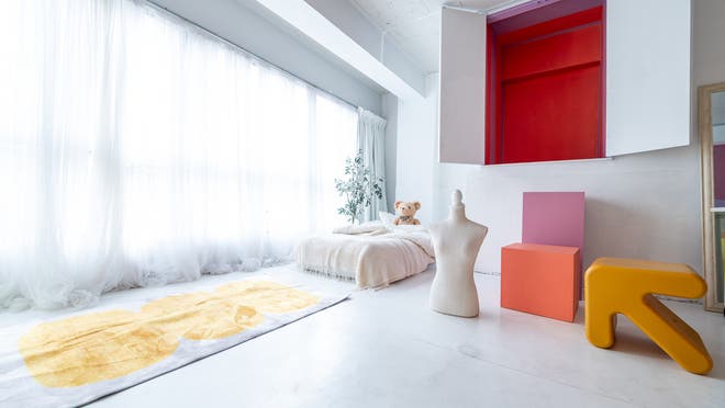 🆕OPEN15%OFF📣自然光×パステル幾何学×黒壁×人が入れるカラフルブース|飯田橋駅1分|撮影用ベッド|MV・コスプレの写真10