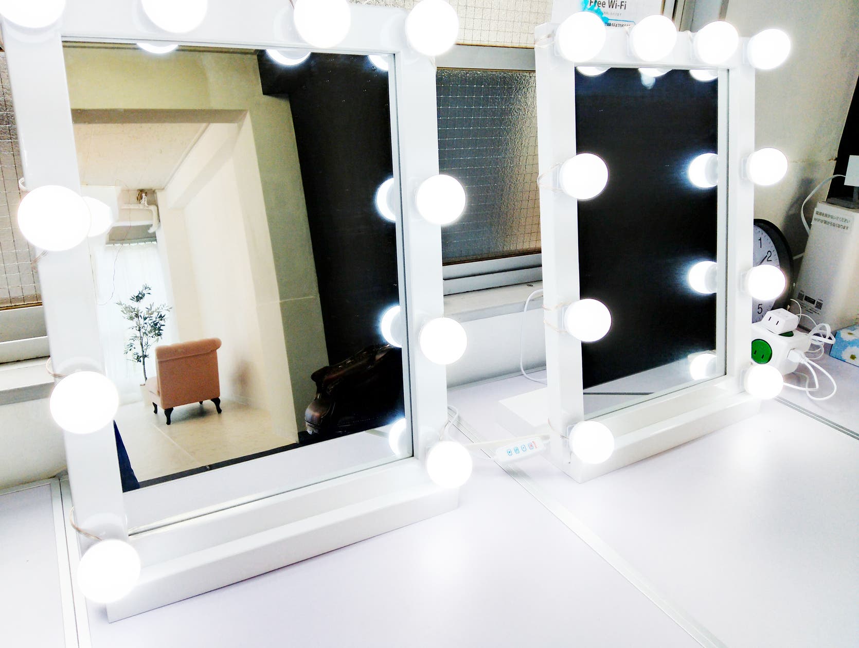 🆕OPEN15%OFF📣自然光×パステル幾何学×黒壁×人が入れるカラフルブース｜飯田橋駅1分｜撮影用ベッド｜MV・コスプレの写真23