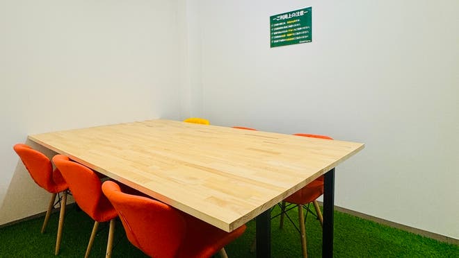 鶴舞線🚇原駅徒歩1分!カフェ内6人個室/グループ勉強・会議・講義に最適/🍱飲食持込OK/ホワイトボード・Wi-Fi・電源完備の写真3