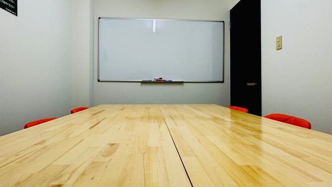 鶴舞線🚇原駅徒歩1分!カフェ内6人個室/グループ勉強・会議・講義に最適/🍱飲食持込OK/ホワイトボード・Wi-Fi・電源完備の写真4