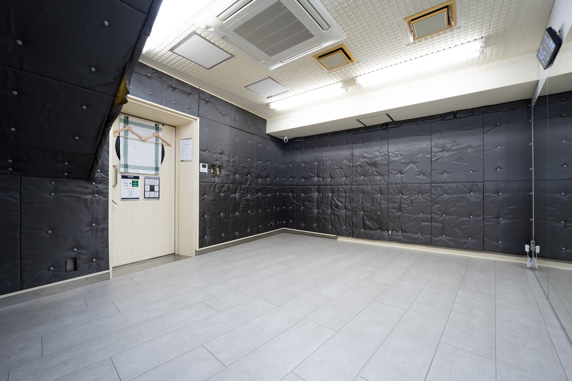 ＼NEW OPEN オープン価格／徒歩1分で地下へ。ダンス練習・撮影・鑑賞・楽器演奏の写真18