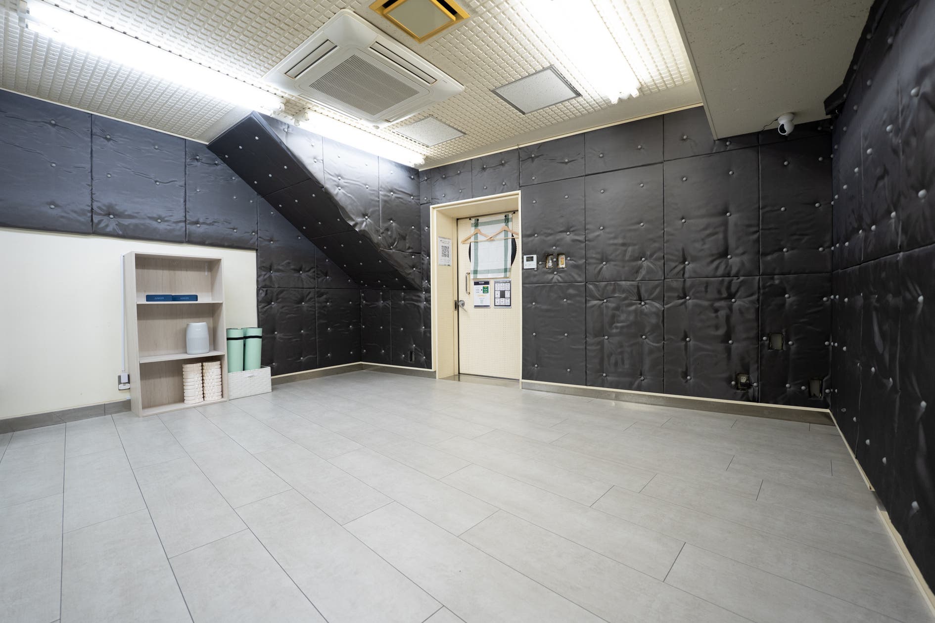 ＼NEW OPEN オープン価格／徒歩1分で地下へ。ダンス練習・撮影・鑑賞・楽器演奏の写真16