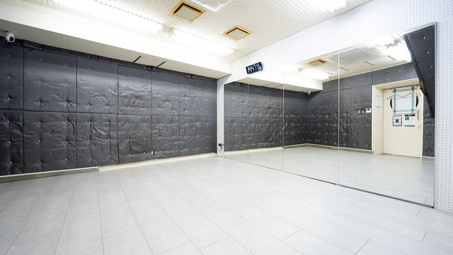 \NEW OPEN オープン価格/徒歩1分で地下へ。ダンス練習・撮影・鑑賞・楽器演奏の写真17