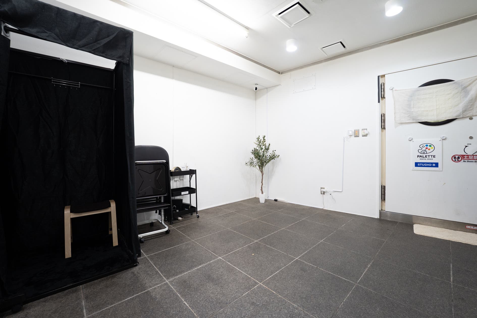 ＼NEW OPEN オープン価格／徒歩1分で地下へ。ダンス練習・撮影・鑑賞・楽器演奏の写真10