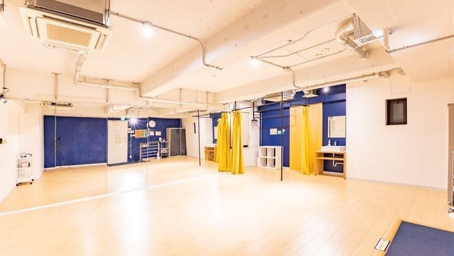 【🌟三角公園目の前🌟】ダンスもできるレンタルスタジオ|24時間利用可能⏰幅5.4m高さ2mの大型鏡の写真1