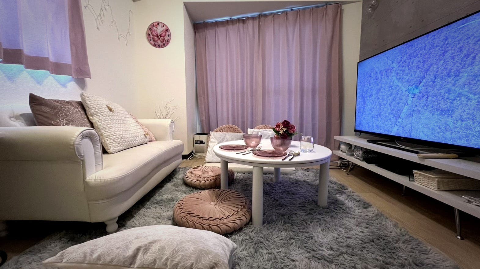 💕ピンク×ラベンダーのおしゃれ空間💕名古屋駅7分🚶‍♀️最大6名🙆‍♀️55㌅大型TV女子会・推し活◎の写真4