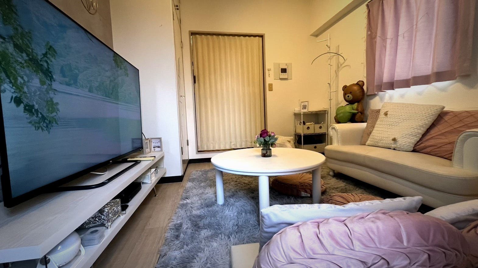 💕ピンク×ラベンダーのおしゃれ空間💕名古屋駅7分🚶‍♀️最大6名🙆‍♀️55㌅大型TV女子会・推し活◎の写真2