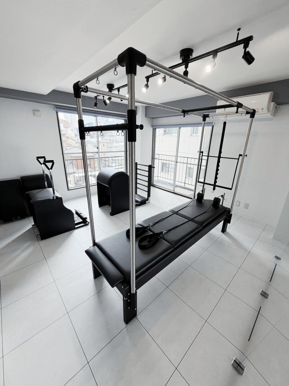 【目黒駅7分×マシンピラティスレンタルスタジオ/30㎡で広々】駅近 備品充実 白基調 清潔感のあるプライベートスタジオの写真4