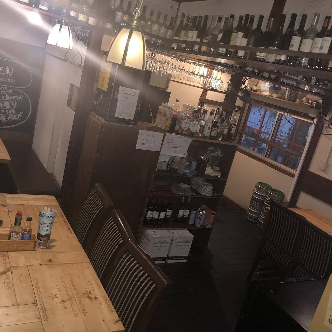 【自然光が入る路面店】ナチュールワインが映えるモダンイタリアン｜ドラマ撮影・推し活・女子会に最適｜八丁堀駅徒歩２分の写真1