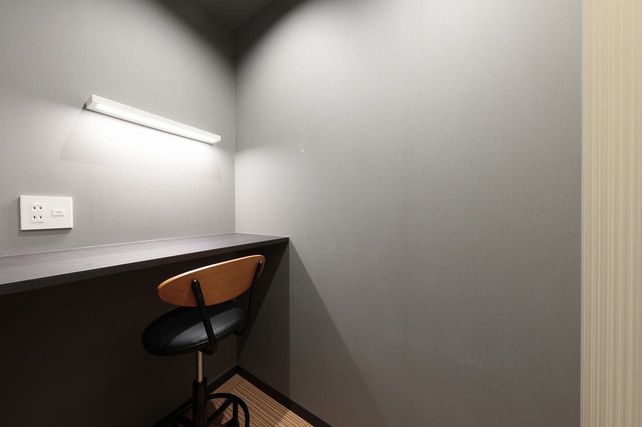 【名古屋駅太閤通口 徒歩4分】1名用WEB会議ルームA✨Wi-Fi/電源/フリードリンク リモート会議やオンライン授業にも！の写真1