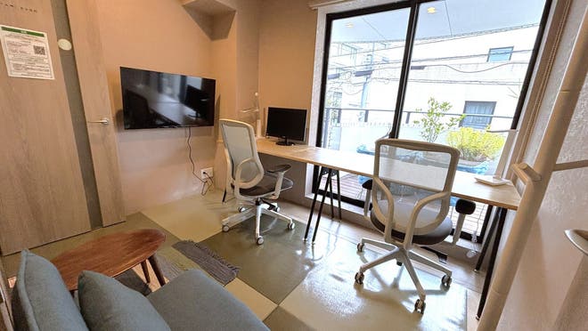 西大井駅徒歩7分/24時間利用可 2名用個室 仕事/会議/勉強 モダンな雰囲気の和室でゆっくり/TV、バルコニーテラス、ソファ の写真1