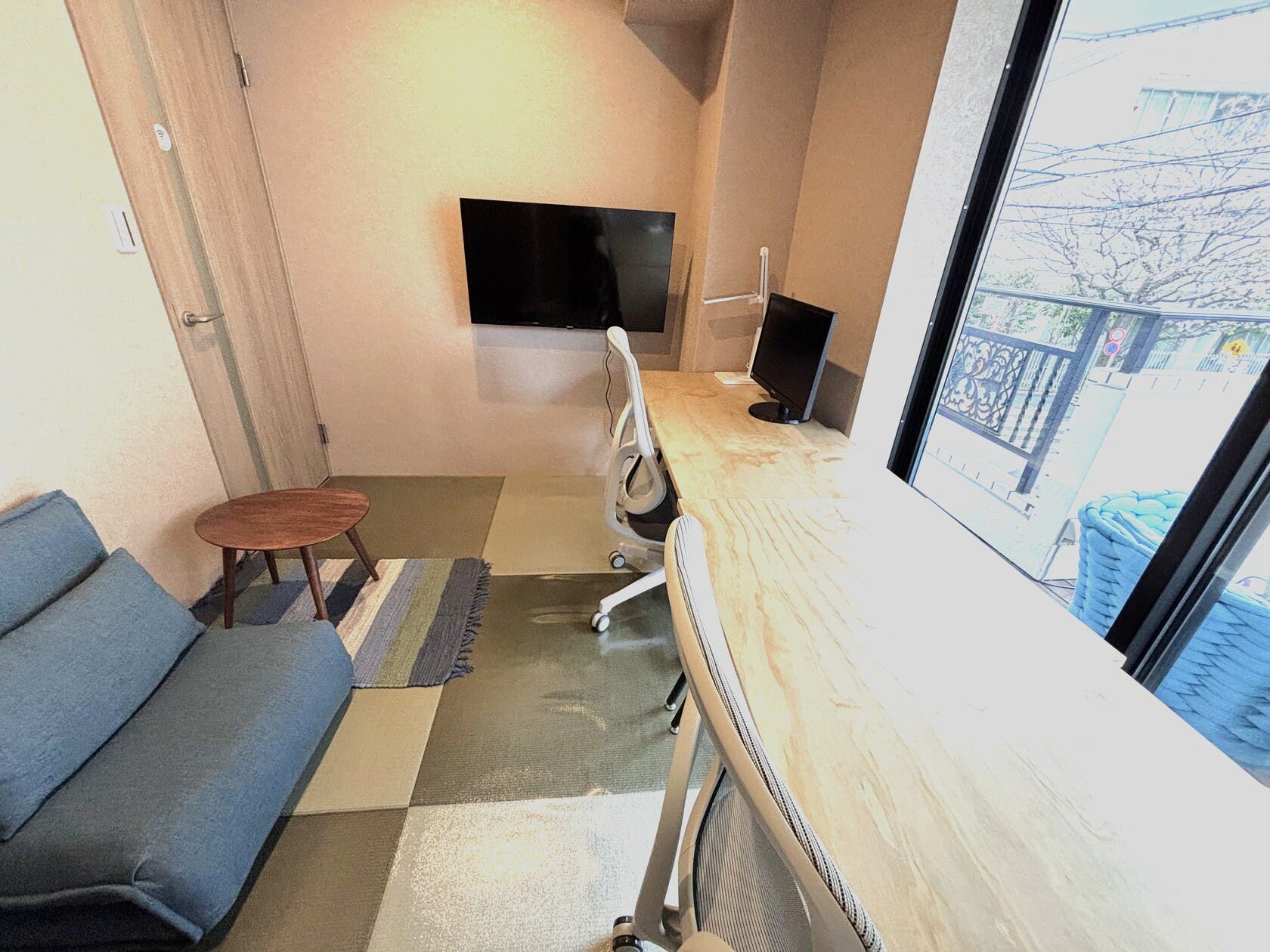 西大井駅徒歩7分/24時間利用可　２名用個室　仕事/会議/勉強　モダンな雰囲気の和室でゆっくり/TV、バルコニーテラス、ソファ　の写真4