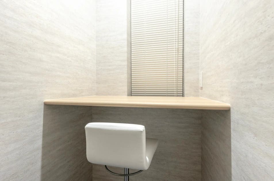 【大宮駅徒歩5分】BIZcomfort大宮西口　1名用WEB会議ルームB/完全個室/Wi-Fi完備/WEB会議/フリードリンクの写真1