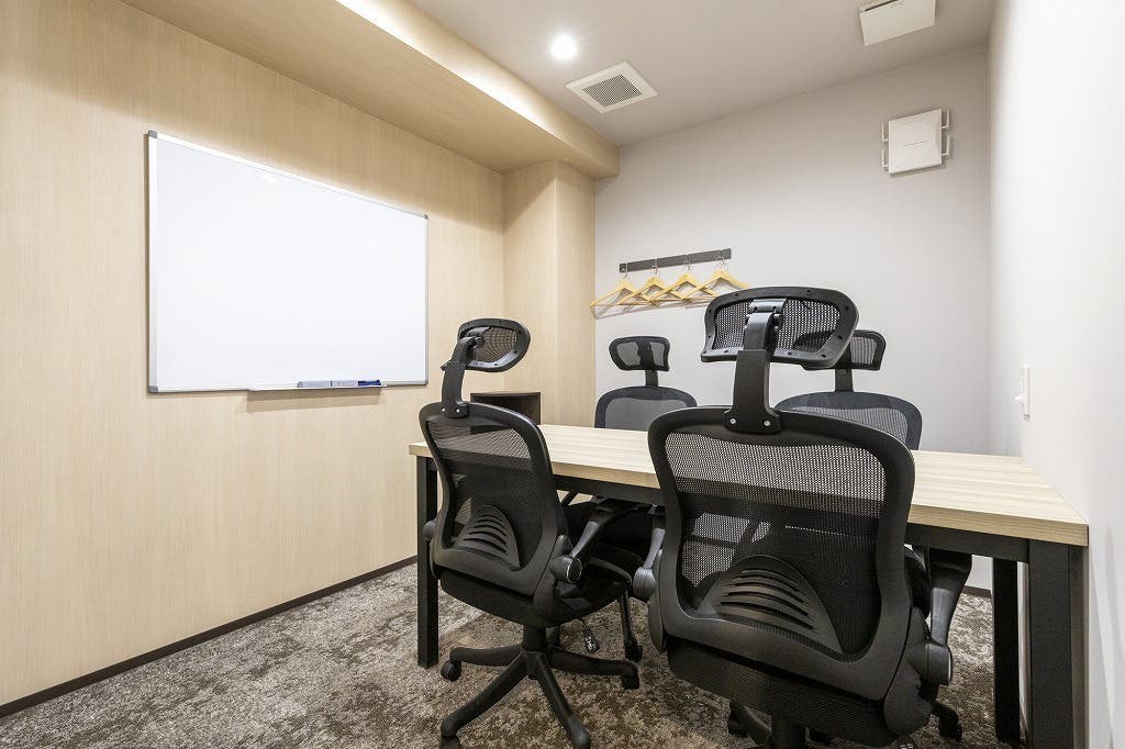 【武蔵溝ノ口徒歩3分】溝の口 4名用会議室B#Wi-Fi#フリードリンク#テレワーク#WEB会議#感染症対策実施の写真1