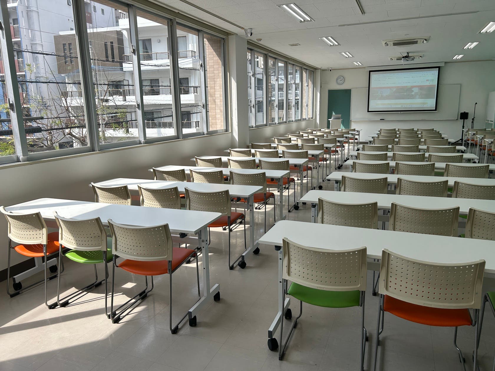 【旭橋駅徒歩5分】定員80＋α！プロジェクター含む備品・高速Wi-Fi無料！東町201会議室の写真12