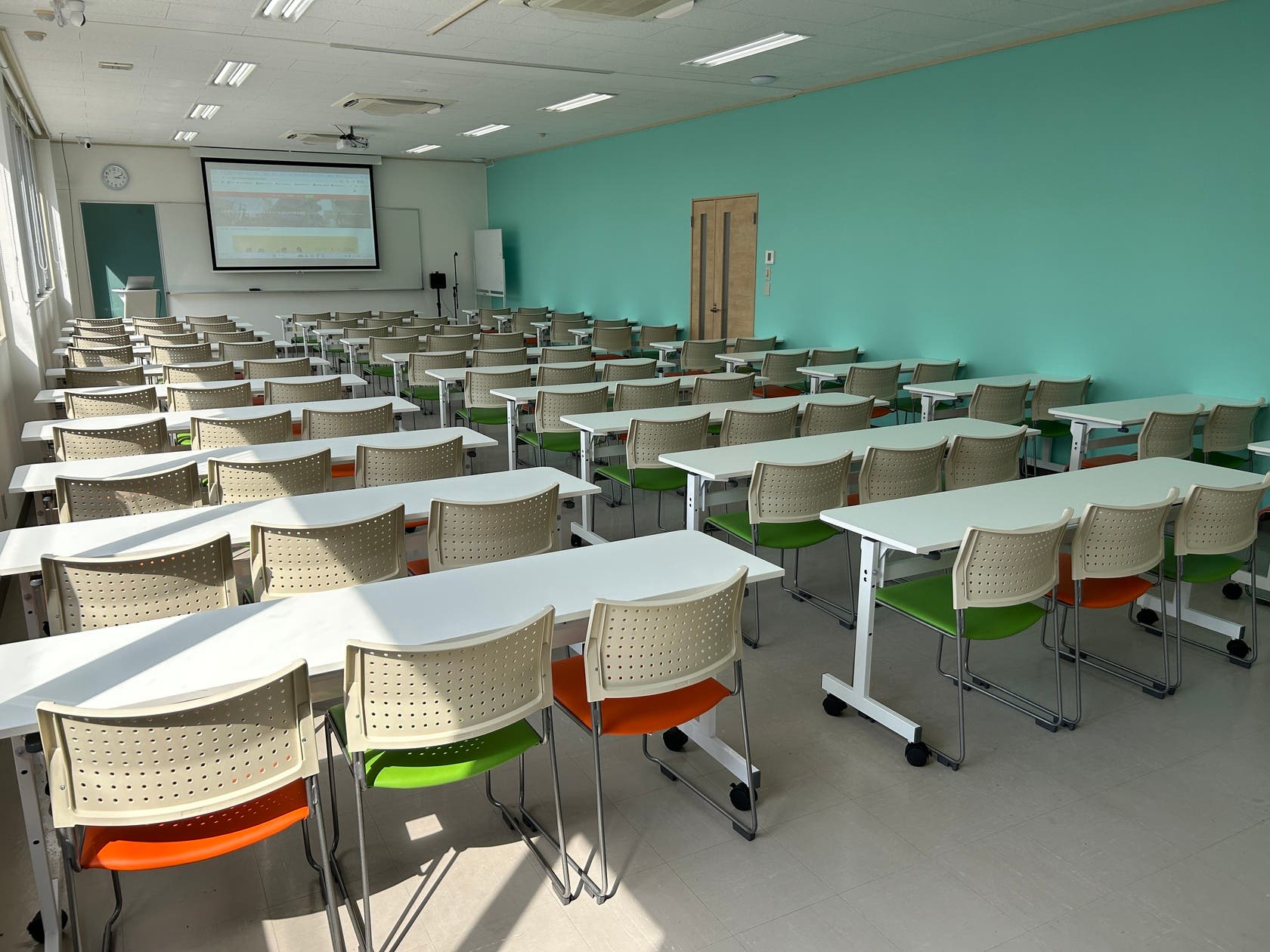 【旭橋駅徒歩5分】定員80＋α！プロジェクター含む備品・高速Wi-Fi無料！東町201会議室の写真5