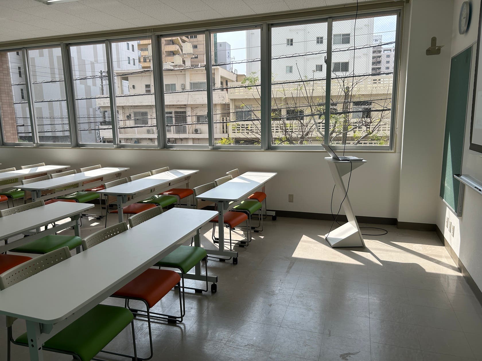 【旭橋駅徒歩5分】定員80＋α！プロジェクター含む備品・高速Wi-Fi無料！東町201会議室の写真23