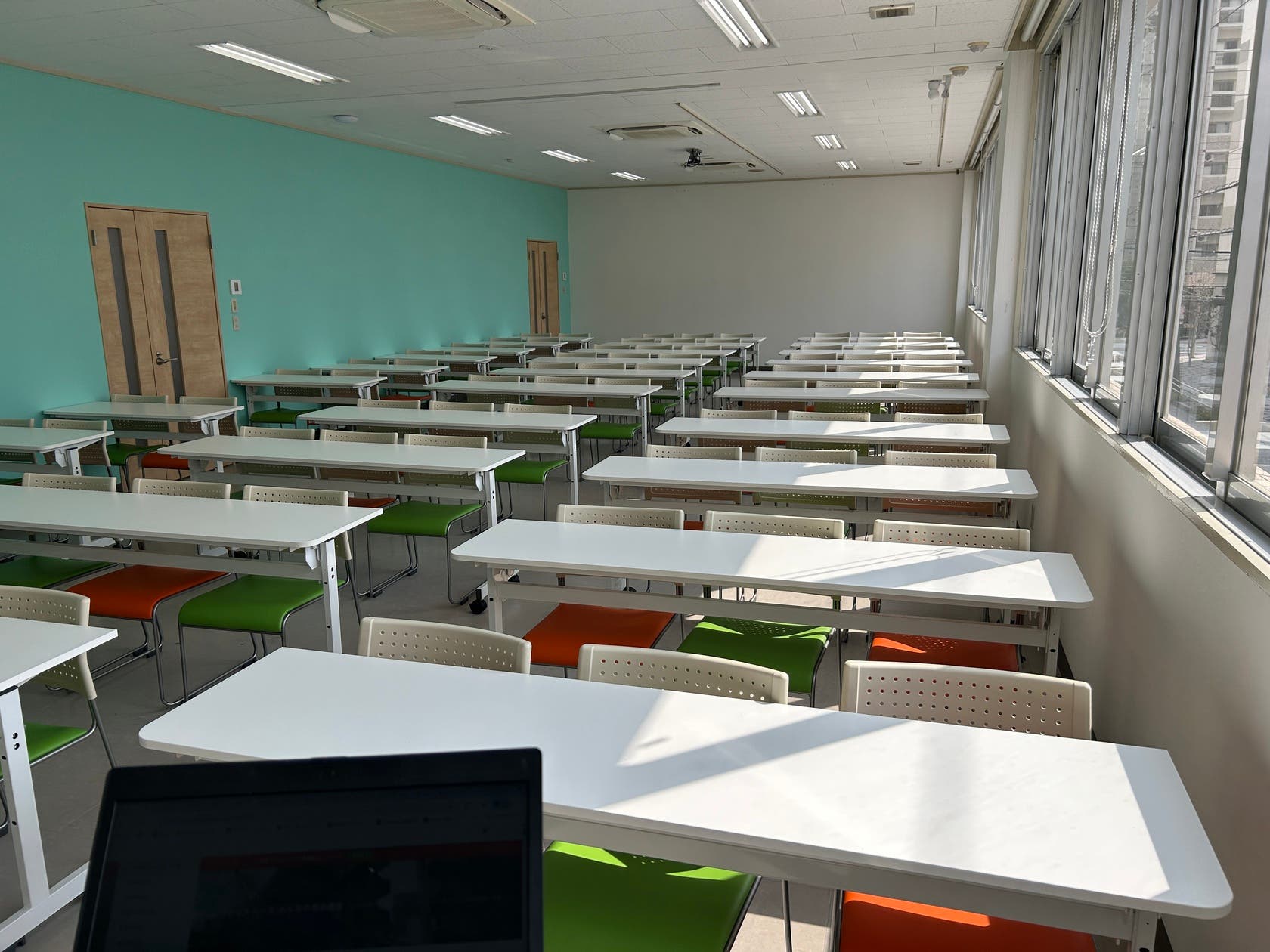 【旭橋駅徒歩5分】定員80＋α！プロジェクター含む備品・高速Wi-Fi無料！東町201会議室の写真7