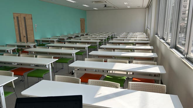 【旭橋駅徒歩5分】定員80+α!プロジェクター含む備品・高速Wi-Fi無料!東町201会議室の写真7