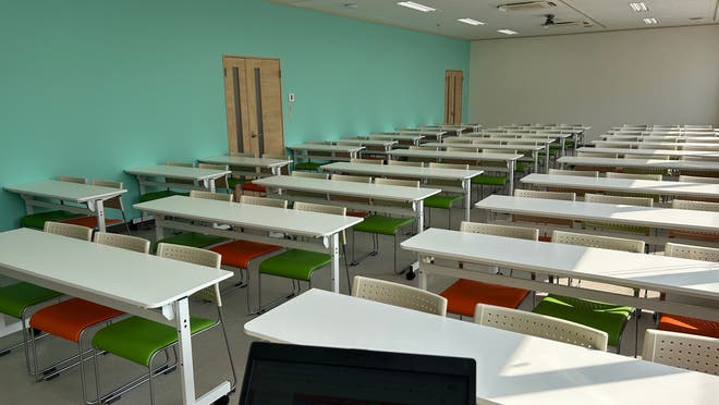 【旭橋駅徒歩5分】定員80+α!プロジェクター含む備品・高速Wi-Fi無料!東町201会議室の写真9