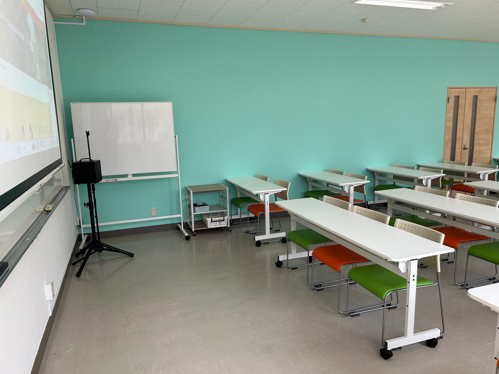 【旭橋駅徒歩5分】定員80＋α！プロジェクター含む備品・高速Wi-Fi無料！東町201会議室の写真10