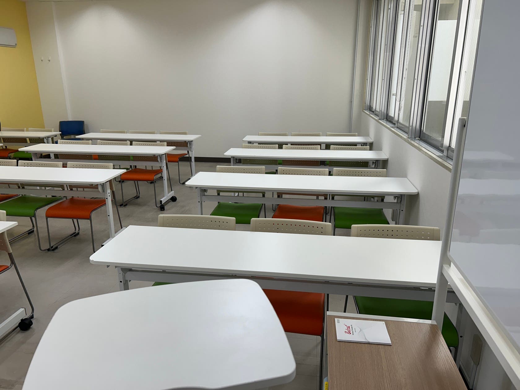 【旭橋駅徒歩5分】定員32＋α！プロジェクター含む備品・高速Wi-Fi無料！東町202会議室の写真19