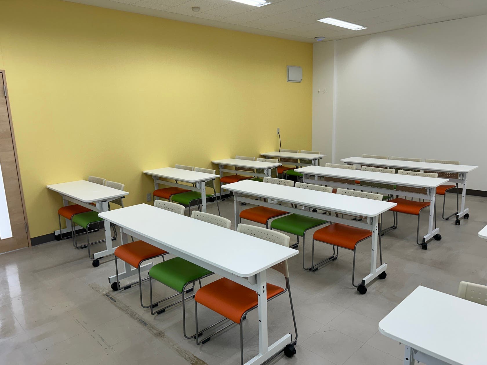 【旭橋駅徒歩5分】定員32＋α！プロジェクター含む備品・高速Wi-Fi無料！東町202会議室の写真21