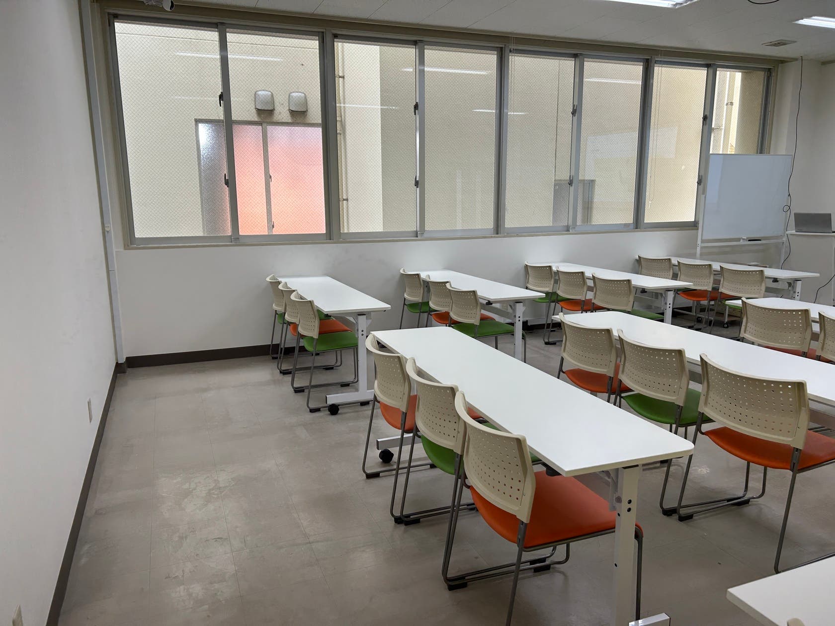 【旭橋駅徒歩5分】定員32＋α！プロジェクター含む備品・高速Wi-Fi無料！東町202会議室の写真23