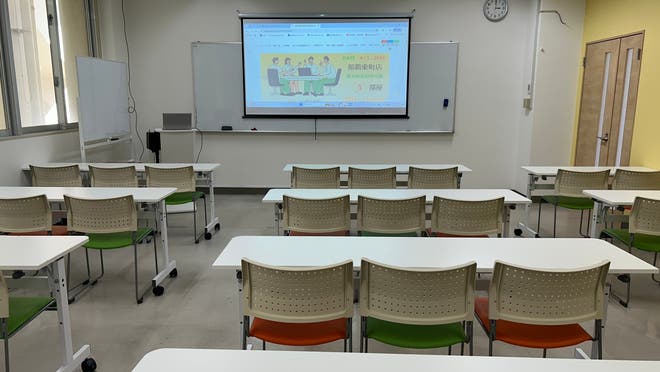 【旭橋駅徒歩5分】定員32+α!プロジェクター含む備品・高速Wi-Fi無料!東町202会議室の写真9