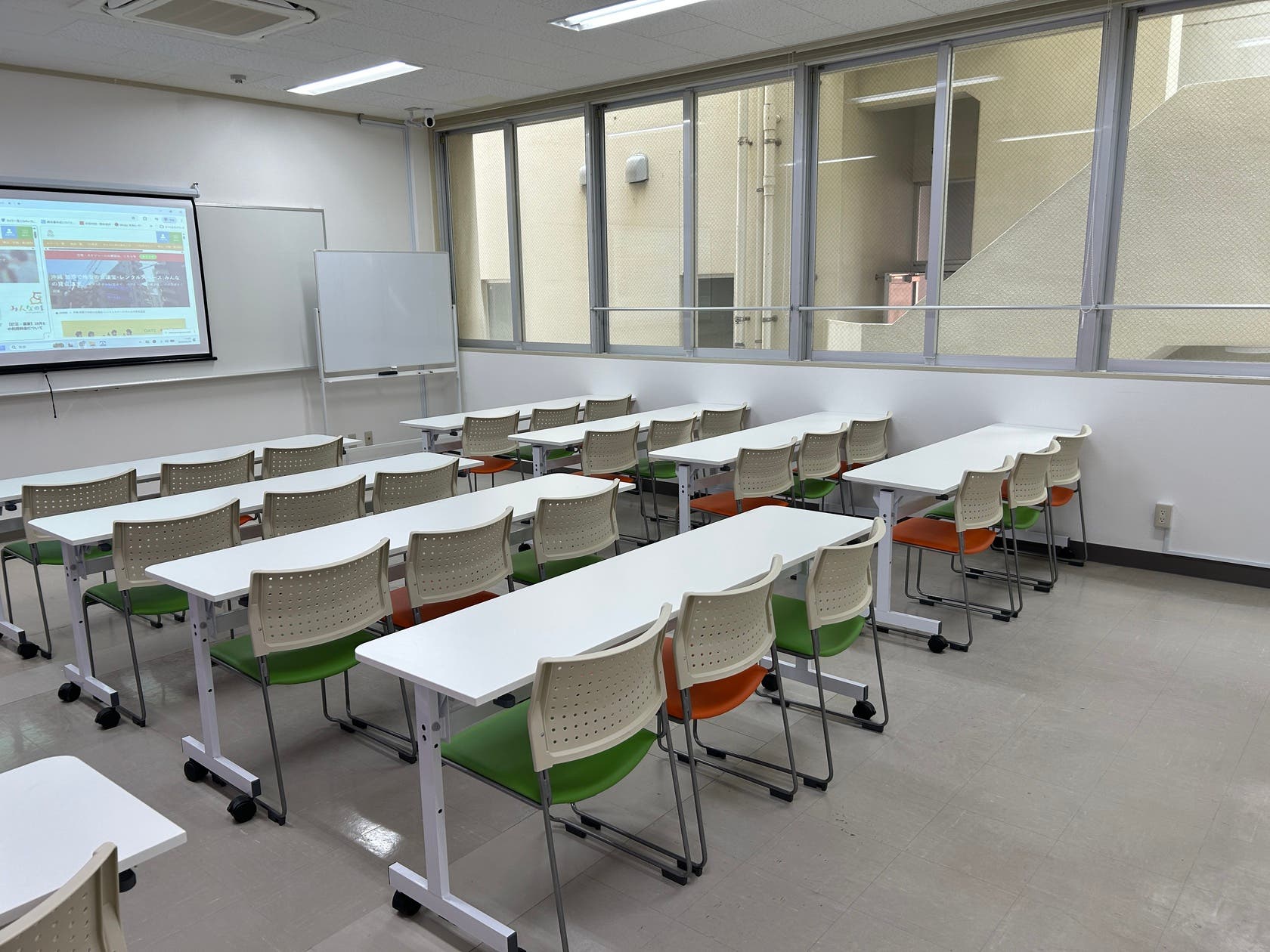 【旭橋駅徒歩5分】定員32＋α！プロジェクター含む備品・高速Wi-Fi無料！東町203会議室の写真4