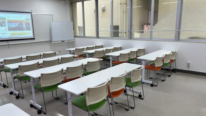 【旭橋駅徒歩5分】定員32+α!プロジェクター含む備品・高速Wi-Fi無料!東町203会議室の写真4