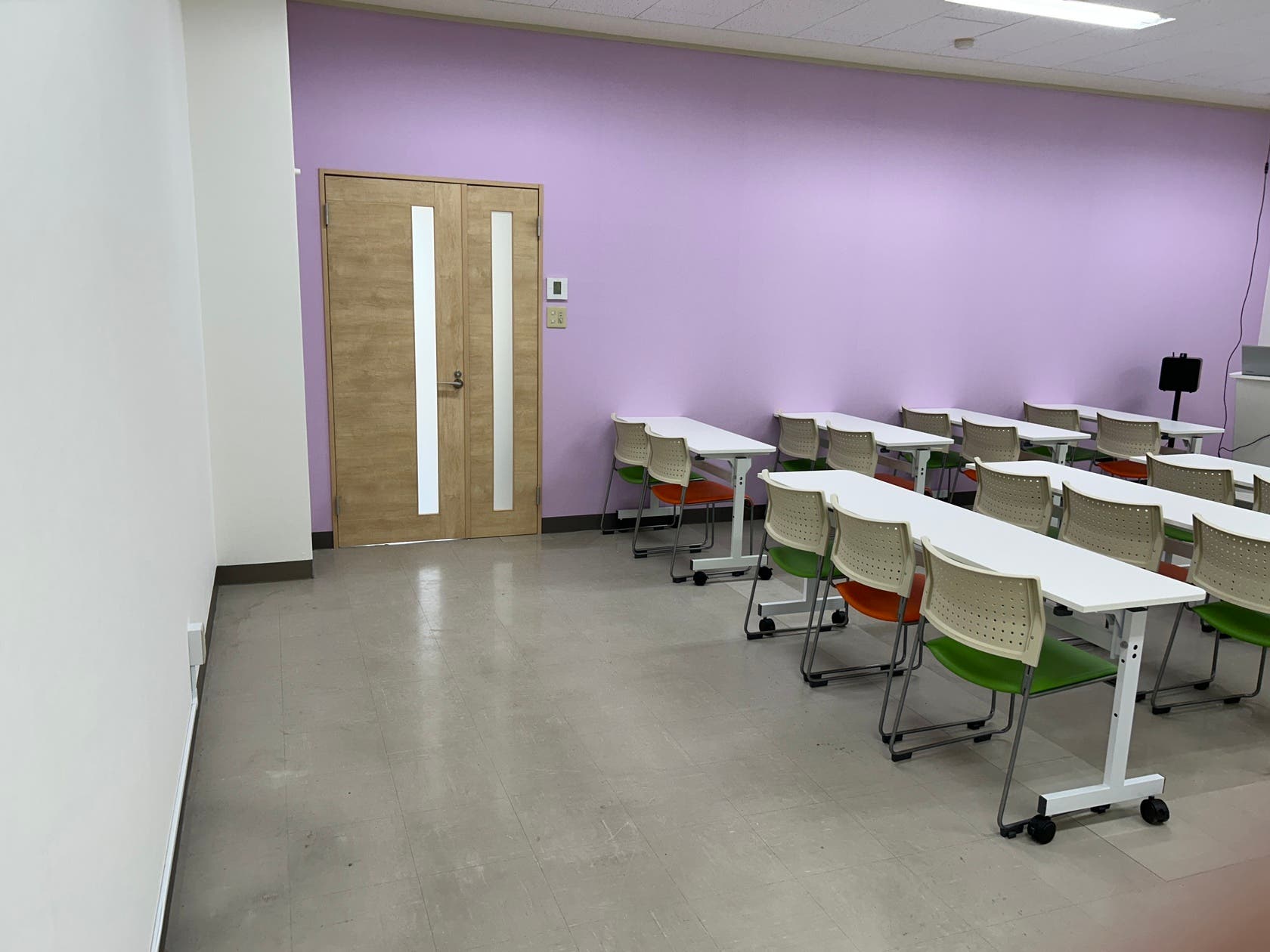 【旭橋駅徒歩5分】定員32＋α！プロジェクター含む備品・高速Wi-Fi無料！東町203会議室の写真22