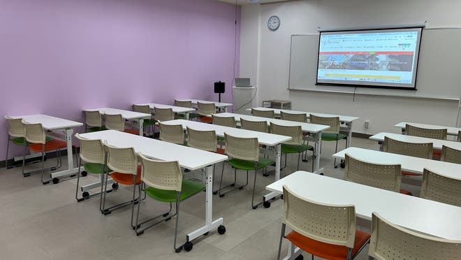 【旭橋駅徒歩5分】定員32+α!プロジェクター含む備品・高速Wi-Fi無料!東町203会議室の写真1