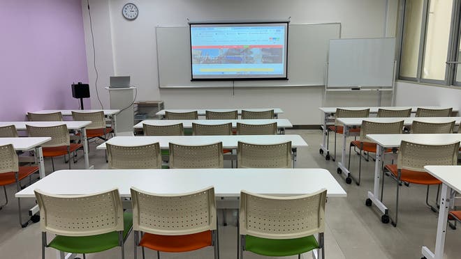 【旭橋駅徒歩5分】定員32+α!プロジェクター含む備品・高速Wi-Fi無料!東町203会議室の写真3