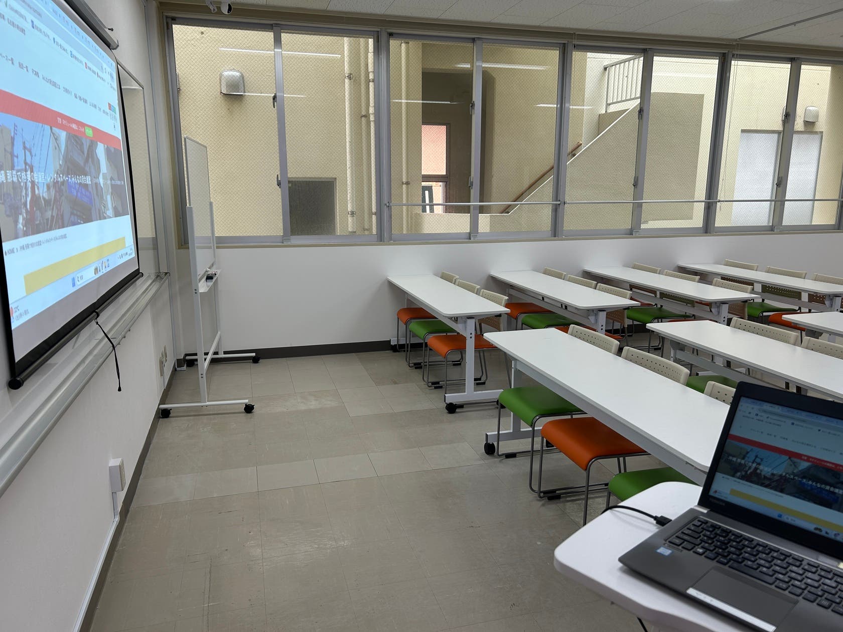 【旭橋駅徒歩5分】定員32＋α！プロジェクター含む備品・高速Wi-Fi無料！東町203会議室の写真5