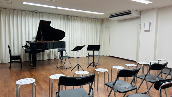 サロンコンサートや小さな発表会、ワークショップなどイベント等に最適♪ グランドピアノ・マリンバ常設!の写真2
