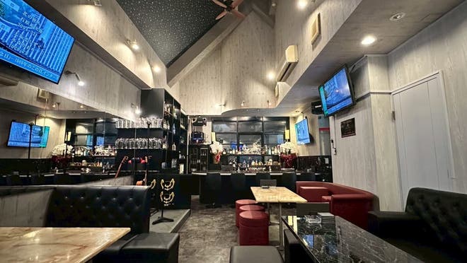 吹き抜け個室の最強のカラオケ音響 川西能勢口駅から徒歩3分 30人前後までご利用可能です♪の写真1