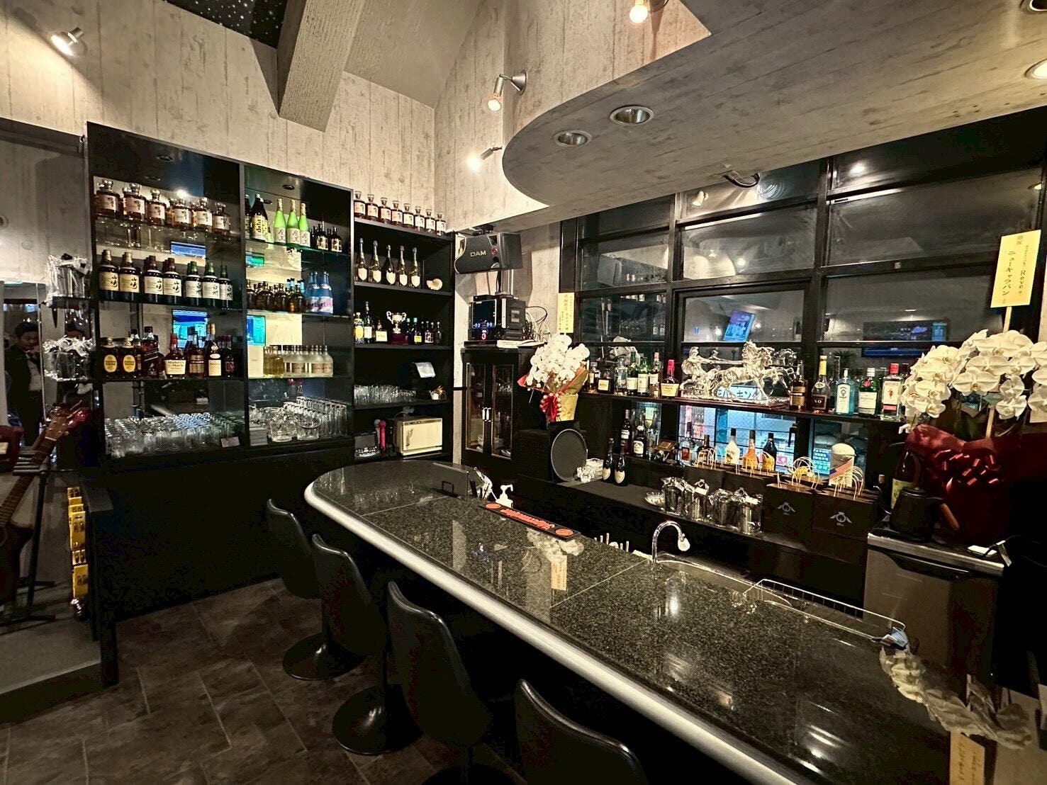 吹き抜け個室の最強のカラオケ音響　川西能勢口駅から徒歩3分　30人前後までご利用可能です♪の写真2