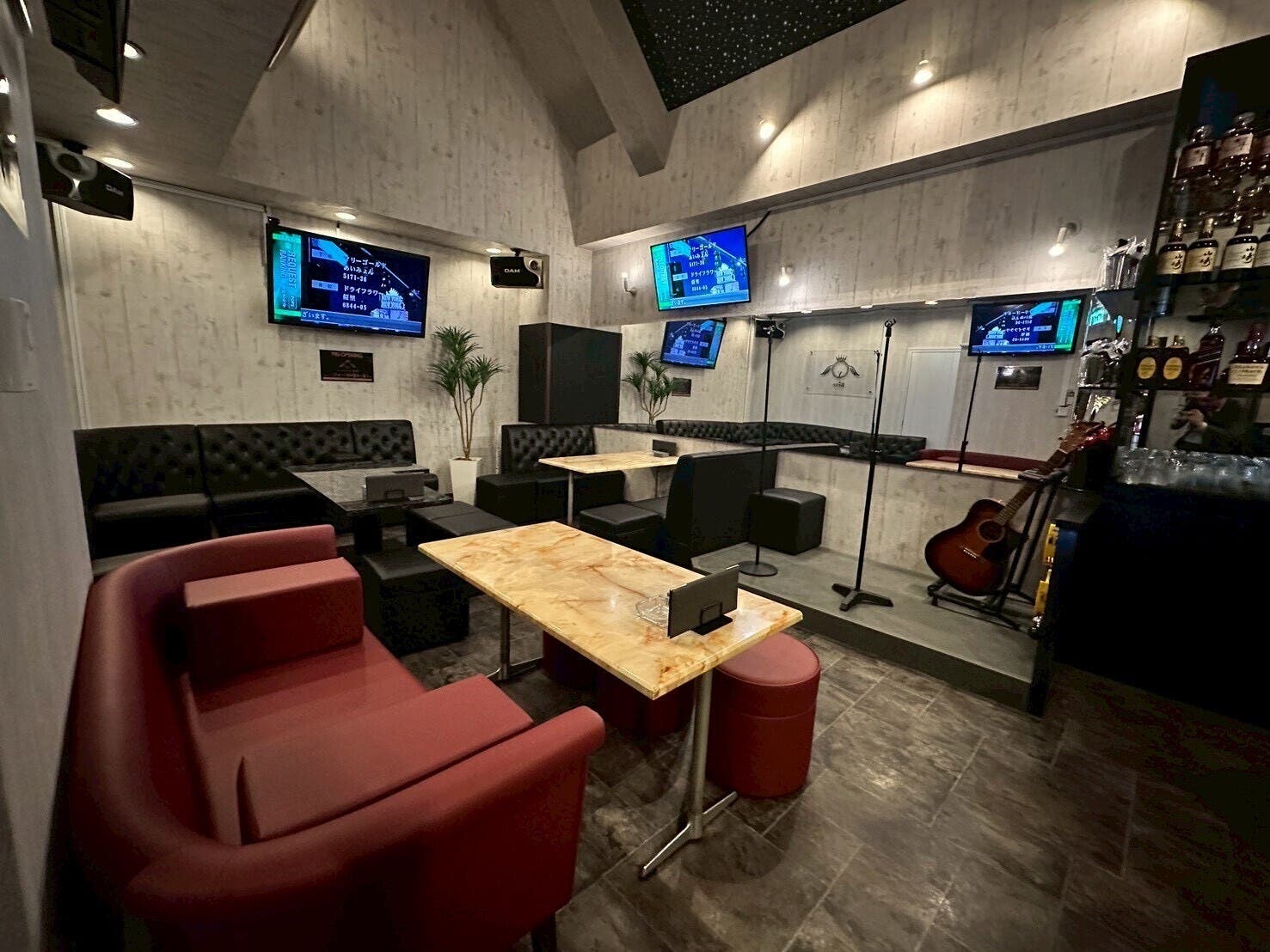 吹き抜け個室の最強のカラオケ音響　川西能勢口駅から徒歩3分　30人前後までご利用可能です♪の写真3