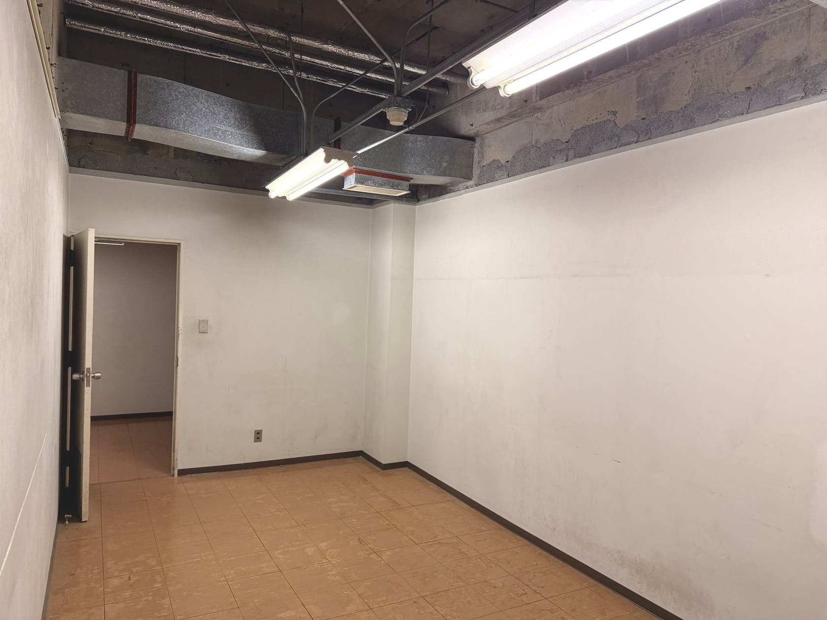 地下フロア貸しプラン｜飯田橋駅徒歩2分学校跡地のレンタルスペース／撮影、セミナー、ポップアップなどの写真6