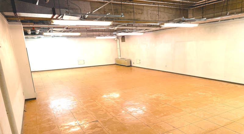 地下フロア貸しプラン｜飯田橋駅徒歩2分学校跡地のレンタルスペース／撮影、セミナー、ポップアップなど