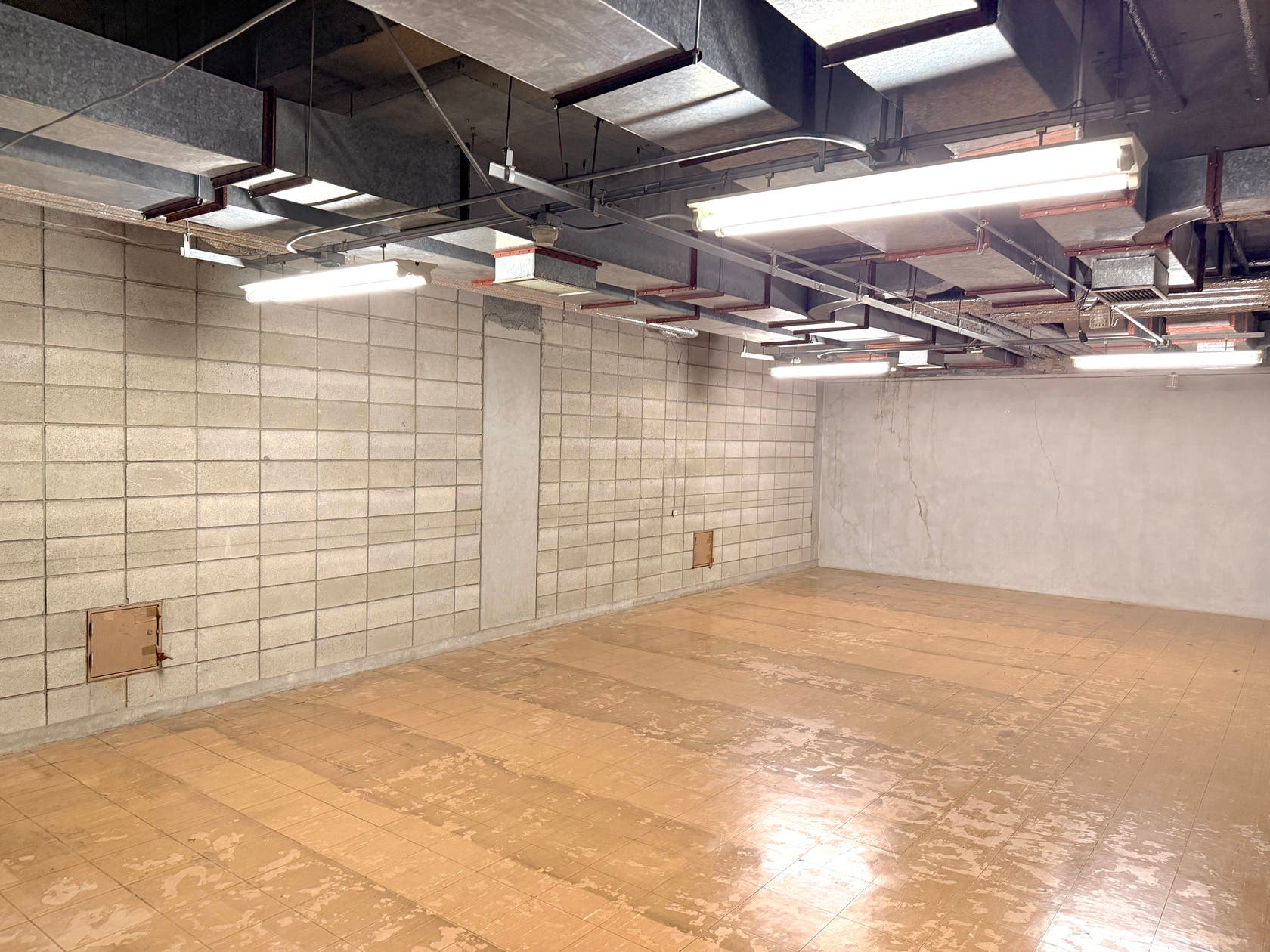 地下フロア貸しプラン｜飯田橋駅徒歩2分学校跡地のレンタルスペース／撮影、セミナー、ポップアップなどの写真3