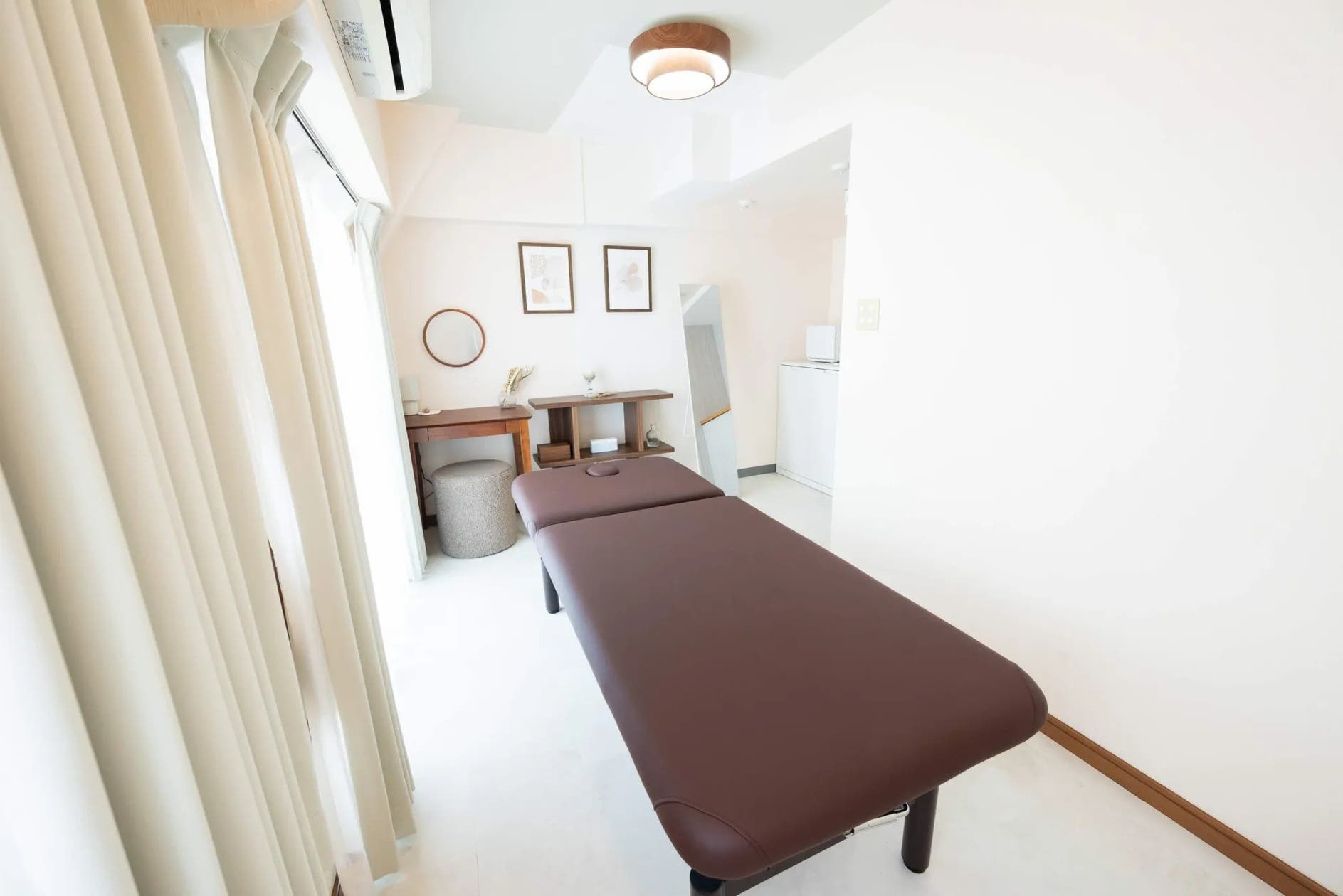 千葉駅、栄町駅、葭川公園駅、東千葉駅の4つの駅から徒歩10分以内のレンタルサロンの写真2