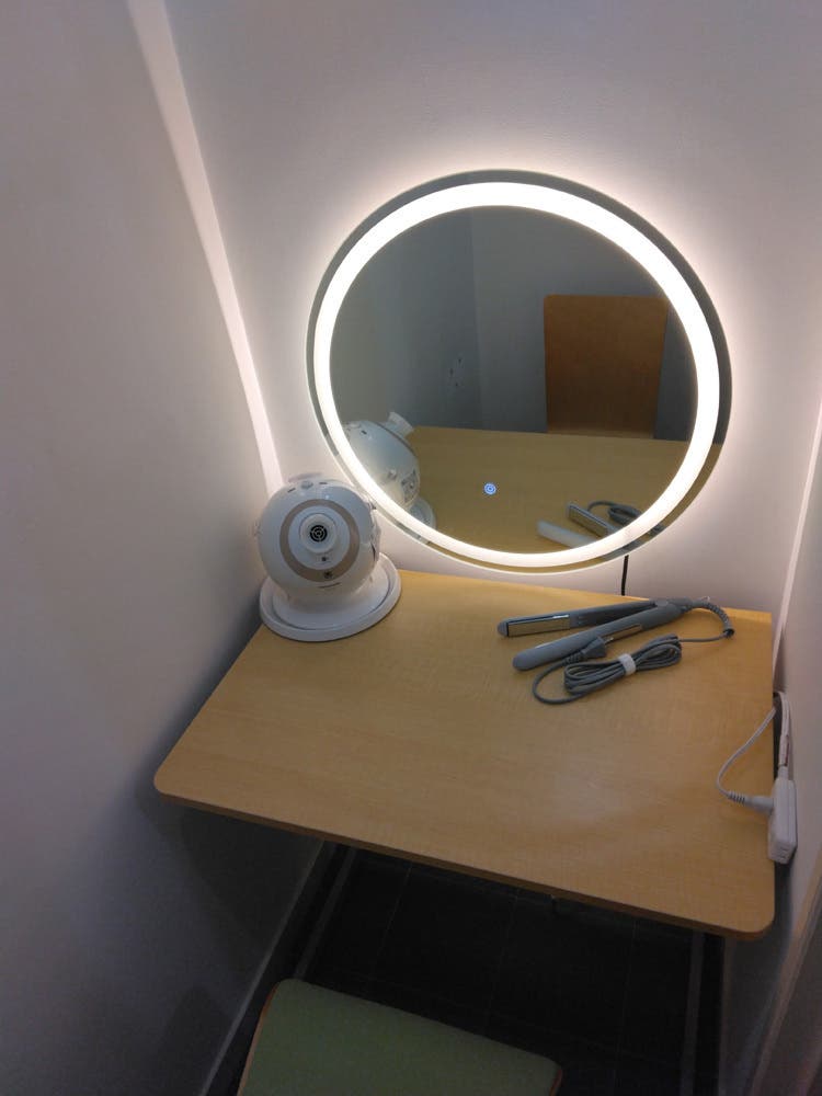 Thr 3rd room 西鶴賀 メイク＆パウダールーム（ヘアアイロン等付き）203DDの写真1