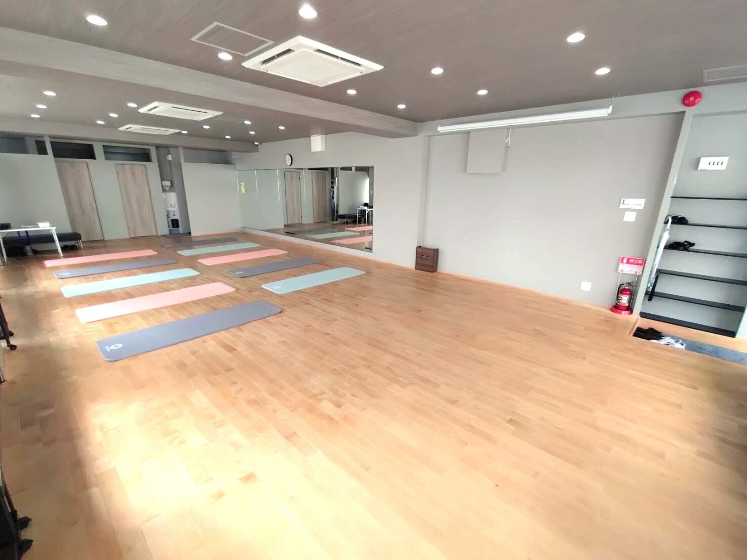 六甲駅1分🚅100㎡広々ダンススタジオ💃大型ミラー有｜最大20名｜更衣室有｜ヨガマット・ゴミ処理無料✨の写真6