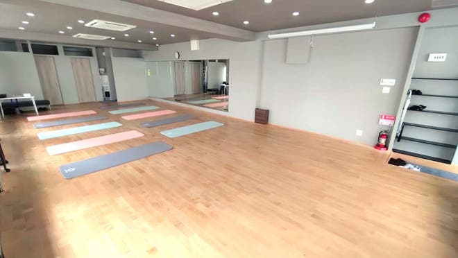 六甲駅1分🚅100㎡広々ダンススタジオ💃大型ミラー有|最大20名|更衣室有|ヨガマット・ゴミ処理無料✨の写真6