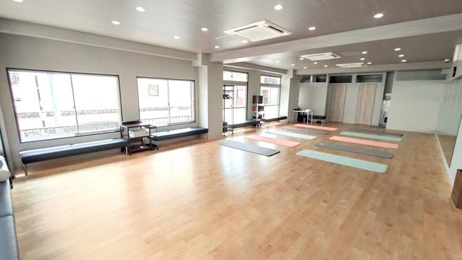 六甲駅1分🚅100㎡広々ダンススタジオ💃大型ミラー有|最大20名|更衣室有|ヨガマット・ゴミ処理無料✨の写真8