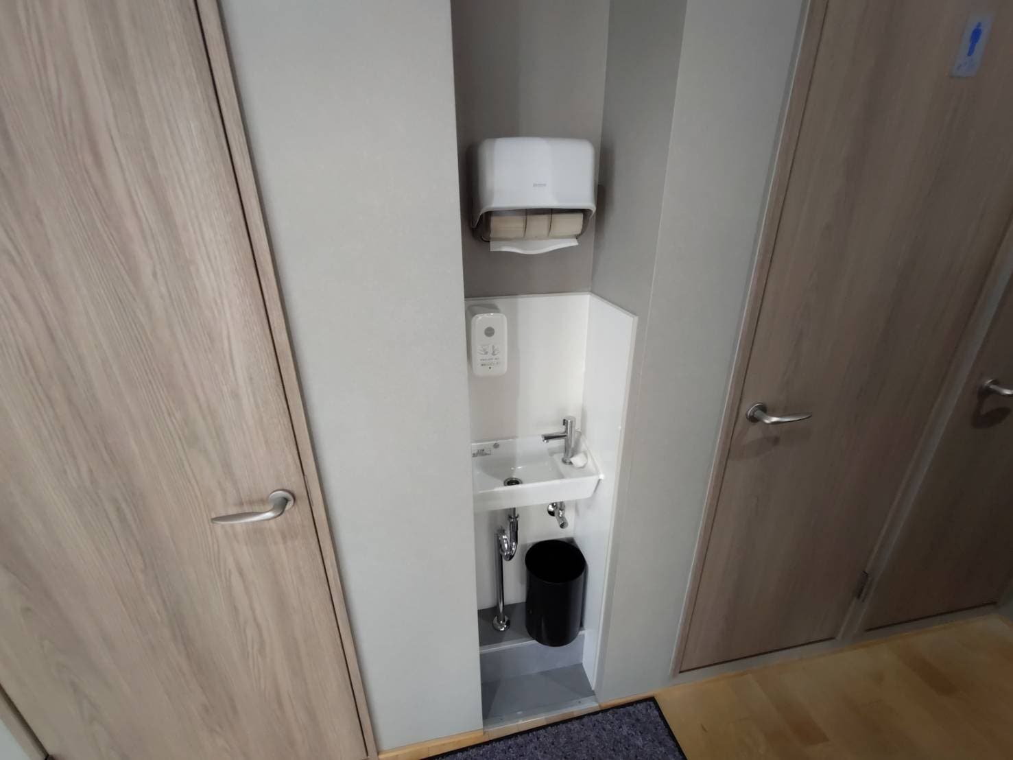 六甲駅1分🚅100㎡広々ダンススタジオ💃大型ミラー有｜最大20名｜更衣室有｜ヨガマット・ゴミ処理無料✨の写真16