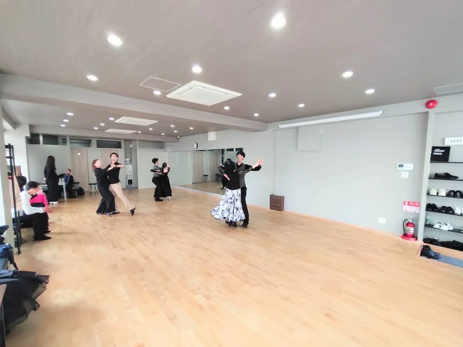 六甲駅1分🚅100㎡広々ダンススタジオ💃大型ミラー有｜最大20名｜更衣室有｜ヨガマット・ゴミ処理無料✨の写真7