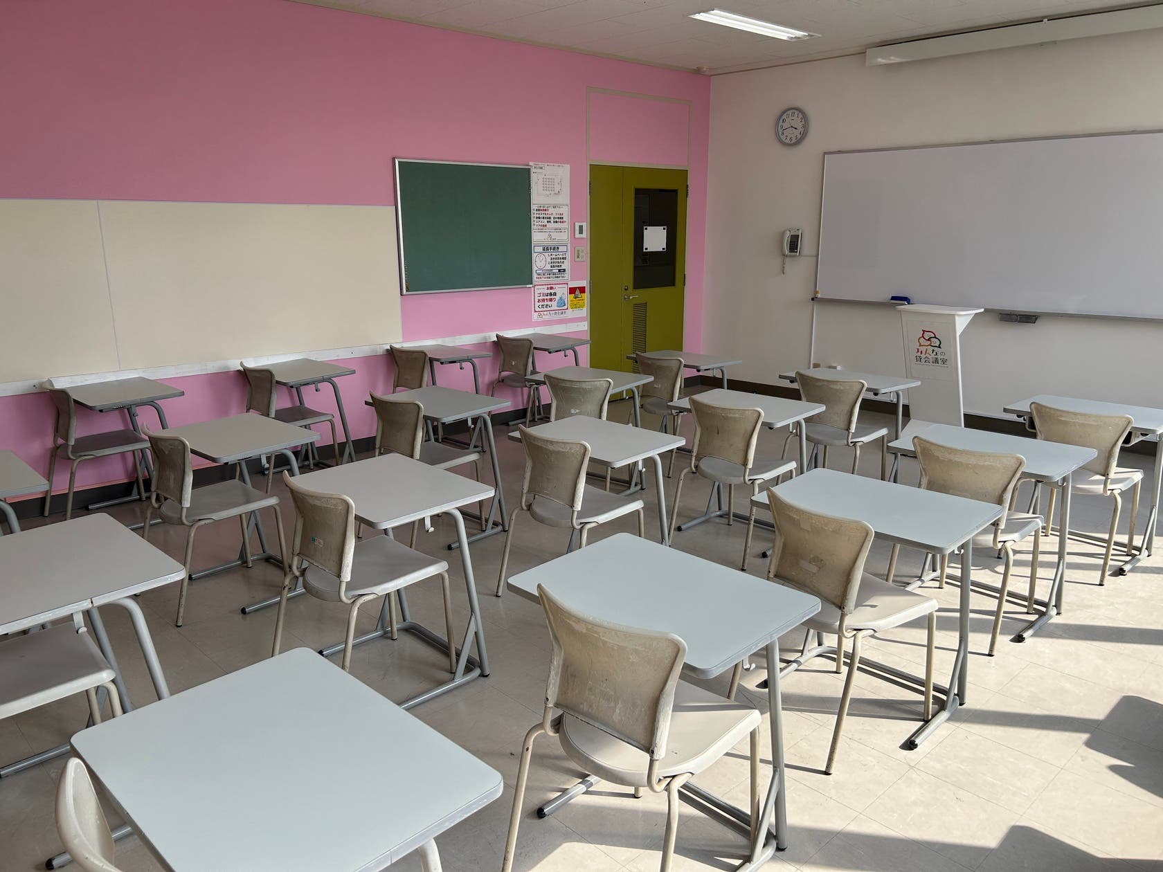 【旭橋駅徒歩5分】定員25＋α！プロジェクター含む備品・高速Wi-Fi無料！東町302会議室の写真7